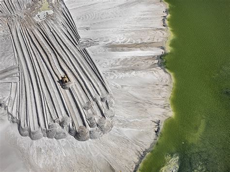 Edward Burtynsky The Anthropocene Project” çalışmasında Doğadaki