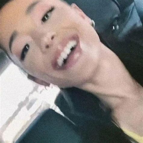 Ariana Grande Updates ♡ On Instagram Compilation Of Some Pictures Of Ariana Grande Smiling 𖦹