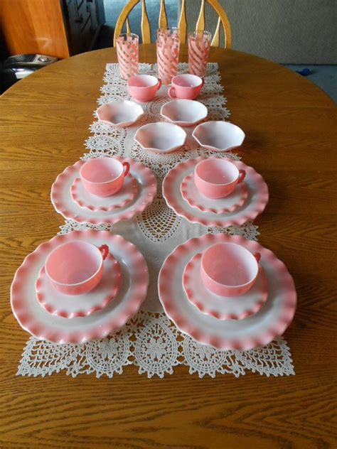 Vintage 22 Pc Hazel Atlas Pink Crinoline Ripple Luncheon Set Wbox