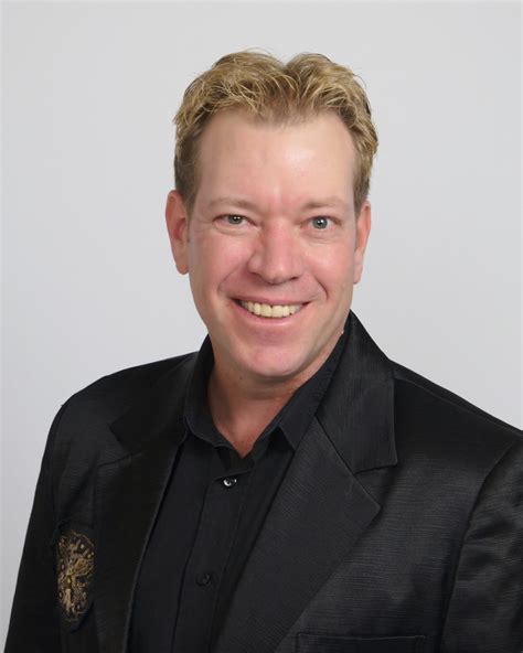 Magician John Shryock Hire A Magician Summit Comedy Inc