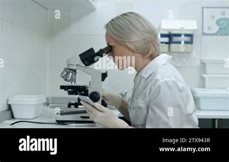 Microscopes Scientist Stock Videos And Footage Hd And 4k Video Clips