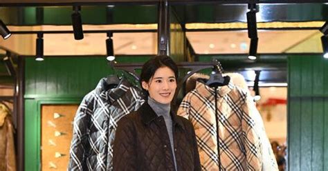 사진 정은채 부산 팬들 위한 미소 방출