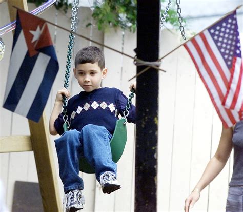 Por Fidel Símbolo Da Disputa Entre Eua E Cuba Elián González Que