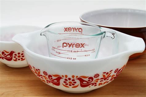 Nostalgic Pyrex Dish From The 60s Selling For 6000 But You Must