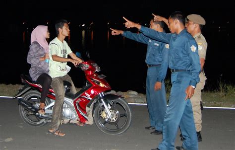 Asmara Subuh Bentuk Pola Hidup Hedonis