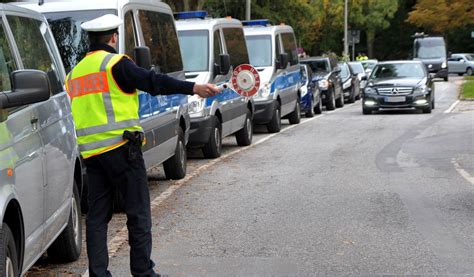 Polizei Hamburg Raser Falschparker Rotlichtfahrer Kontrolle Mopo