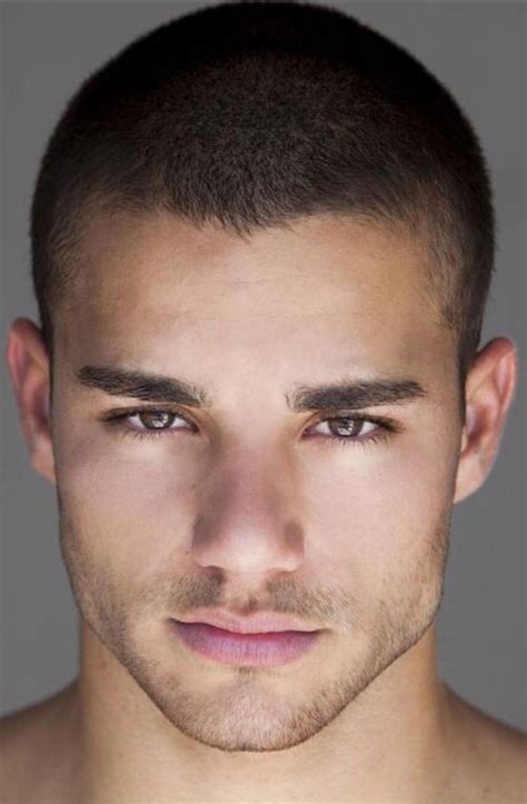 Corto Hombre Clearance