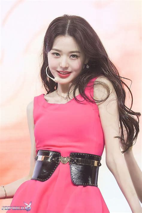 장원영닷제이피 On Twitter Kpop Girls Girl South Korean Girls