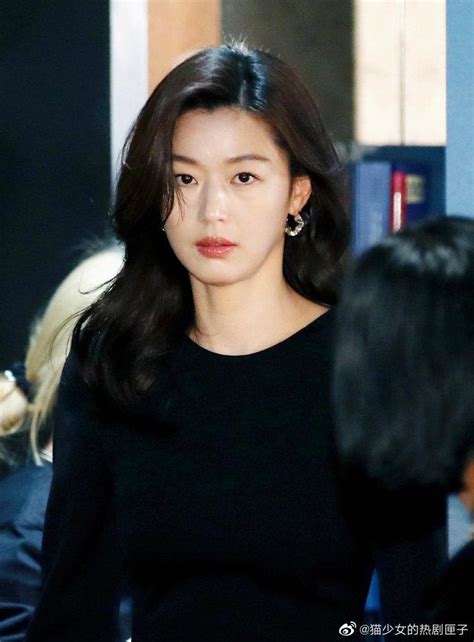 全智贤 脸颊比心生图 全智贤今日份活动生图来啦~