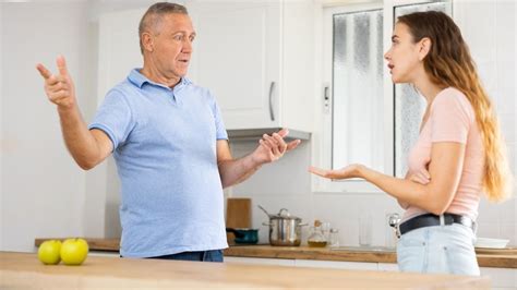Dad Tells Adult Daughter To F Off After She Honestly Tells Him Why Shes Pulled Away