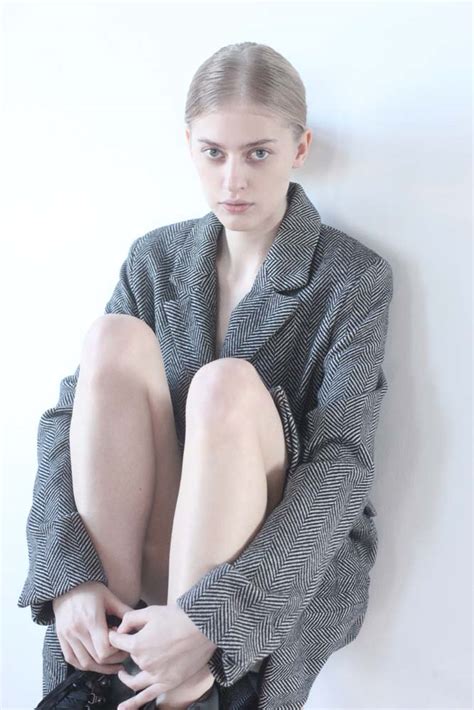 Kamila W Dk Models