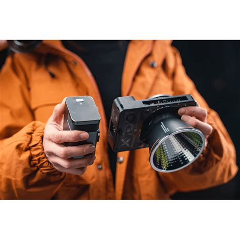 Zhiyun Molus X100 Pro Bi Color Pocket Cob Monolight