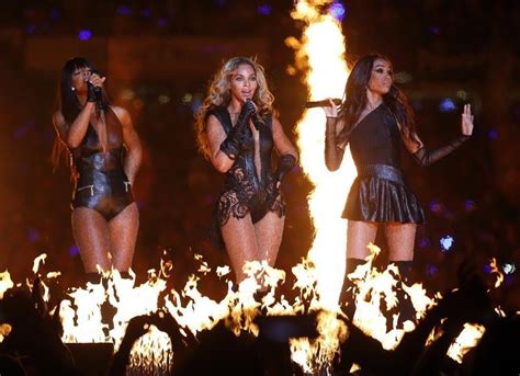Super Bowl 2013 Halftime Show Beyoncé Sets Stage On Fire With Destiny