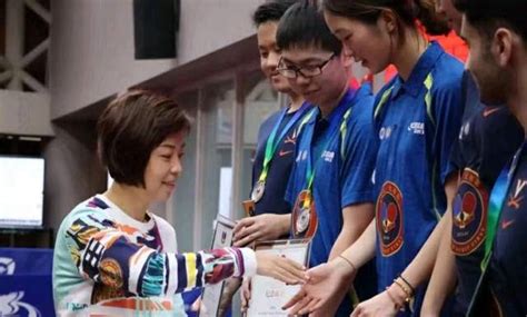 张怡宁43岁近况！水灵逆龄生长，富豪老公显老态中国乒乓球队徐威球迷