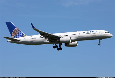 Boeing 757 224 United Airlines Aviation Photo 7991081