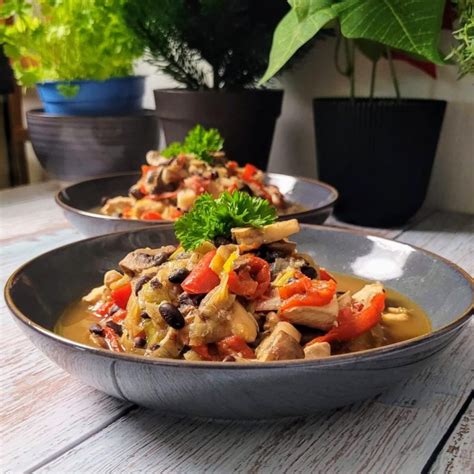 Kip In Zwarte Bonensaus Kip In Tausi Saus Een Heerlijke Combinatie