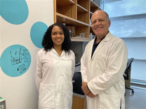 Boricua Logra Doble Doctorado Simultáneo En Química Diálogo Upr