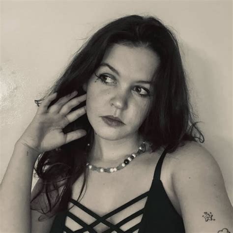 Em Hampton Emhamp • Threads Say More