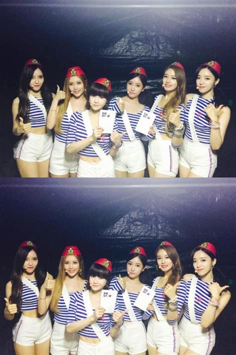 더쇼 티아라 마린룩으로 상큼발랄 매력 발산 비주얼 미쳤네 텐아시아