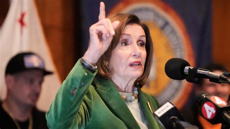 Nancy Pelosi First Woman Us House Speaker To End Storied Career In