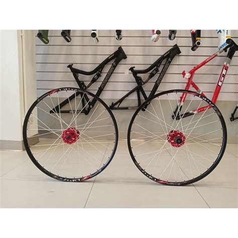 วงล้อสำเร็จจักรยาน ดุมแดง Alex Rim Dp17 Disc สินค้ามีตำหนิ ขนาดล้อ 26 นิ้ว ราคาคู่หน้า หลัง