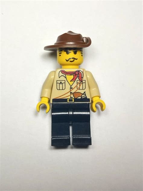 Lego Adventurers Desert Johnny Thunder Minifigure Adv010 Hobbies And Toys Toys And Games On