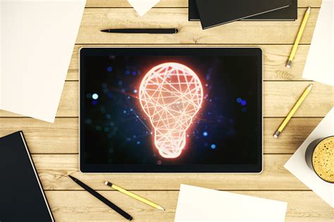 현대 디지털 태블릿 디스플레이 미래 기술 개념에 창조적 인 전구 그림 맨 위 보기입니다 3d 렌더링 0명에 대한 스톡 사진 및 기타 이미지 Istock