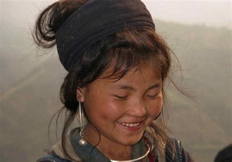 Close Up Of Hmong Girl Sapa Vietnam Hmong Girl Working O… Flickr