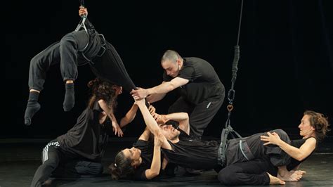 Tanztheater Rigolo Vor Der Premiere Für Neues Stück Samar