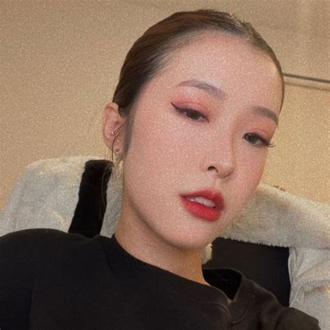 E Mily • Threads Say More