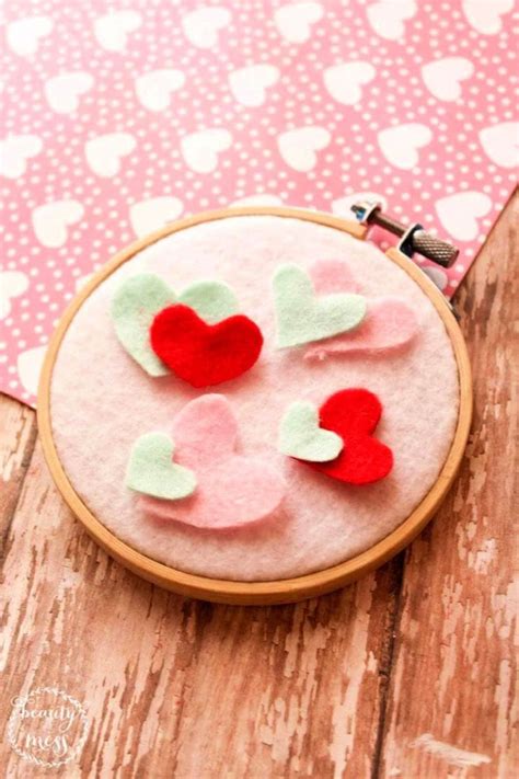 25 Easy Diy Felt Crafts Projects And Free Patterns