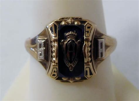 Lot Vintage 1961 Jostens 10k Gold Class Ring W Sapphire Size 95