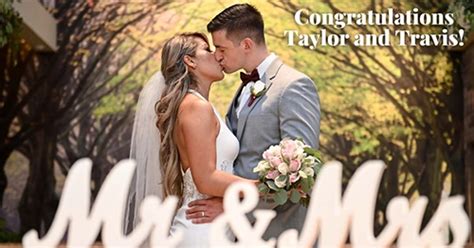 Taylor And Travis Score Your Free Wedding After The Big Game Chapel