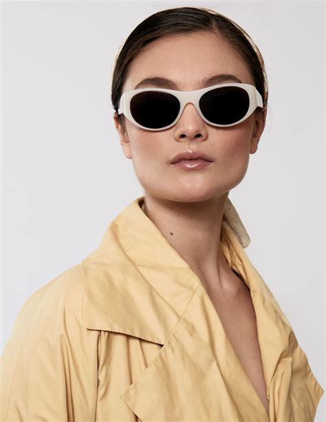 Professional Female Fashion Model Alexandra D Elegance Model