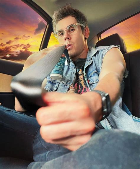 Ян Топлес On Instagram На заднем пристегиваются только лохи Так раньше говорили Ну а я не