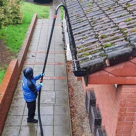 Efficient Gutter Cleaning Made Simple Expert Tips For A Cleaner Clog