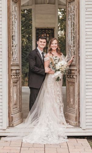 Michaela Mae Aycock And Benjamin Thomas Ragan Spotlight Weddings