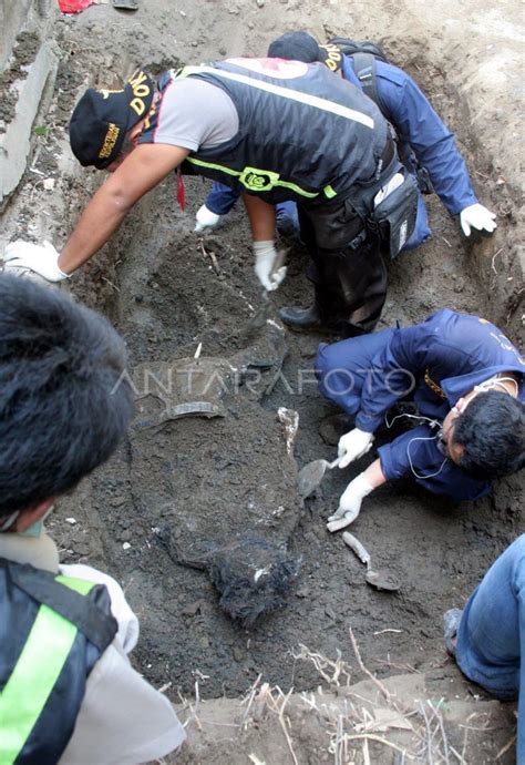 Victim Identification Antara Foto