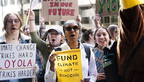 Hundreds Protest In Global Climate Strike Demand That Us Declare A