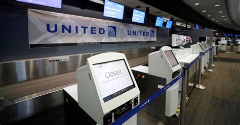 La Aerolínea United Suspenderá A La Mitad De Sus Empleados Por La