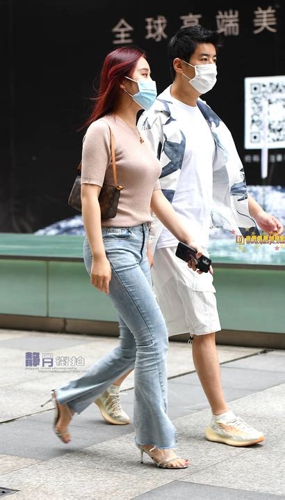 街拍美女图片 街拍论坛网站街拍紧身牛仔裤街拍热裤街拍超短裙街拍丝袜美腿街拍美臀翘臀街拍大胸大波 第10页