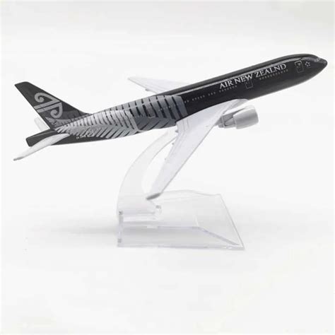 Aircraft Modle 16cm Boeing B777 Airplanes Model Airplane Aircraft Kits T Plane Model Metal
