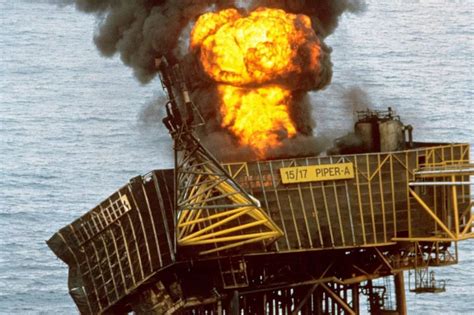 Piper Alpha Disaster Remembered By House Of Commons 25 Years On Daily Record