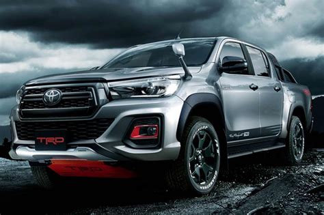 ผลิตในไทยโผล่ไกลถึงโตเกียว Toyota Hilux Trd Black Rally Edition