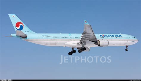 Hl7587 Airbus A330 323 Korean Air Pl17 Jetphotos