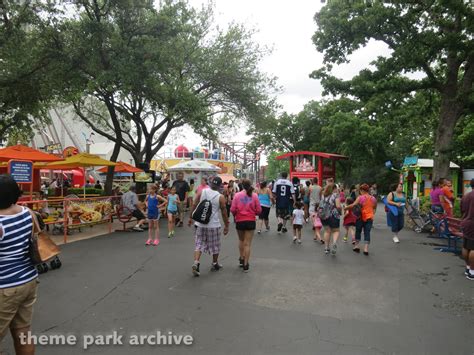 Looney Tunes Boomtown At Six Flags Over Texas Theme Park Archive