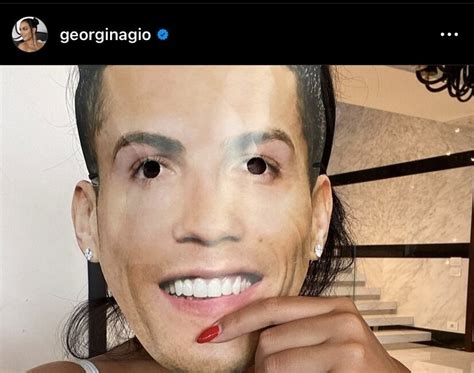 عکس شوخی تصویری نامزد رونالدو با کریس روی کشتی تفریحی همشهری آنلاین