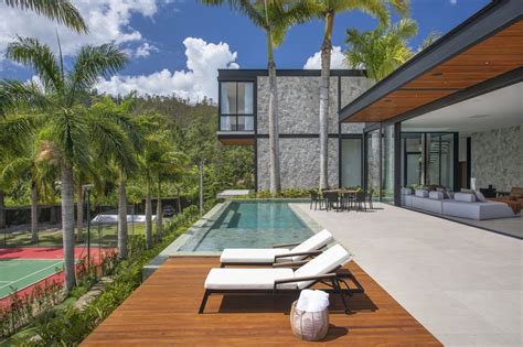 Casa De Campo De 825 M² Com áreas Integradas E Piscina Que Se