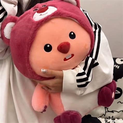 【冬季首選禮物】抖音同款草莓熊海貍loopy露比毛絨玩具 可愛玩偶抱枕公仔 玩偶公仔 生日禮物 聖誕節禮物 交換禮物 蝦皮購物