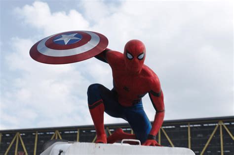 Black Widow Pokes Fun At Classic Superhero Landing Pose